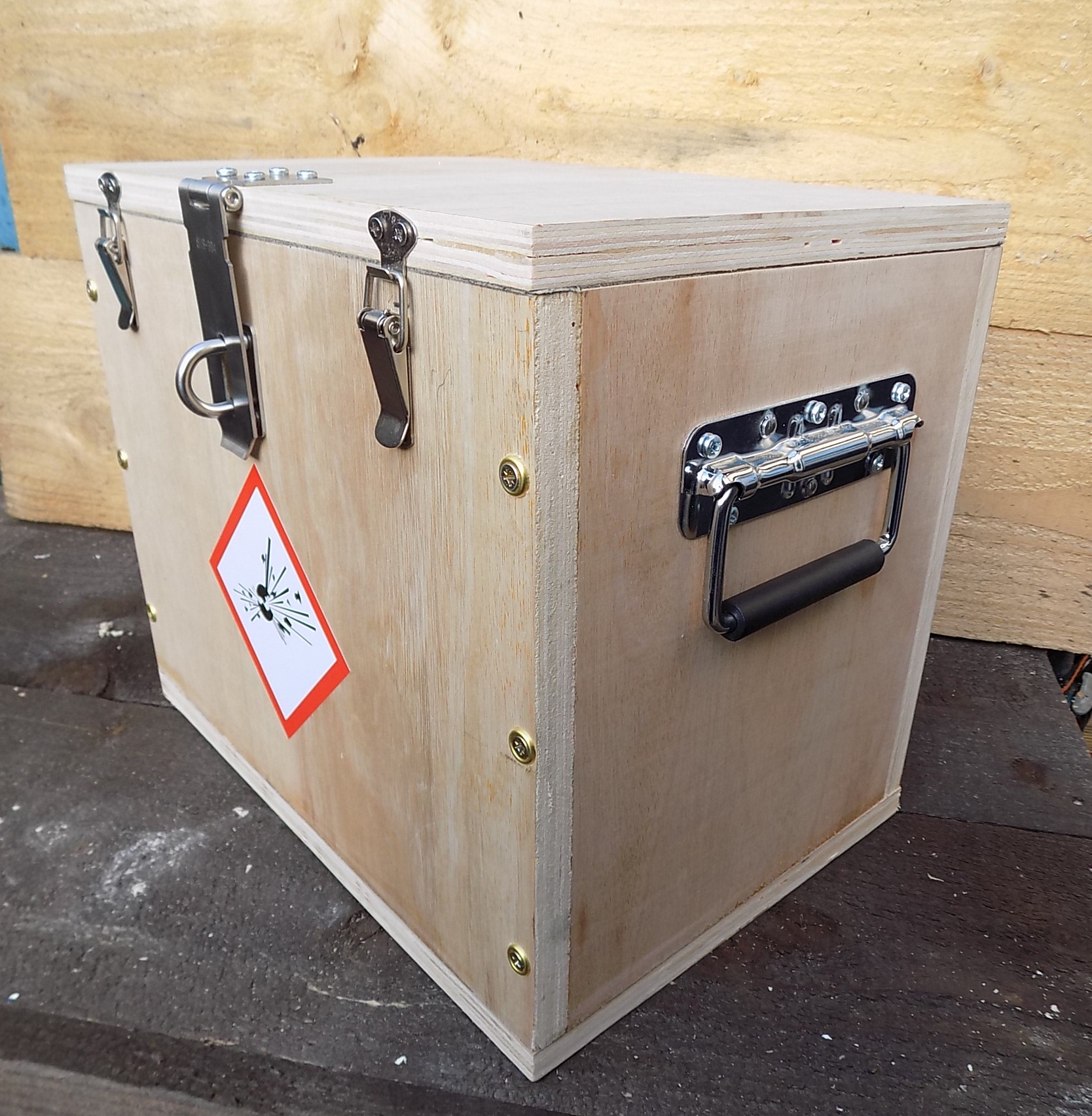 Blackpowder gunpowder & Pyrodex Powder x6 500g bottle storage boxes ...